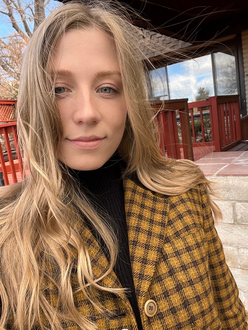 “The Weight,” a flash nonfiction for Side A by Aleina Grace Edwards ...