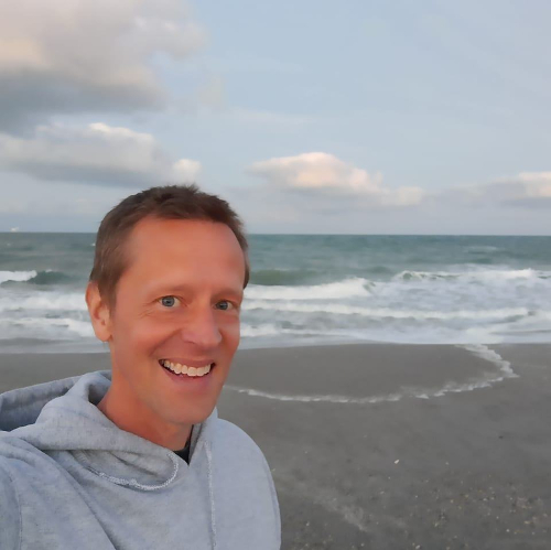 “Notes to the Girl Across the Street” by Zary Fekete: Fiction for Side ...